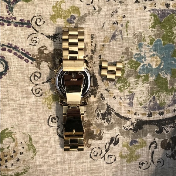 Michael Kors | Accessories | Michael Kors Runway Mk555 Midsize ...